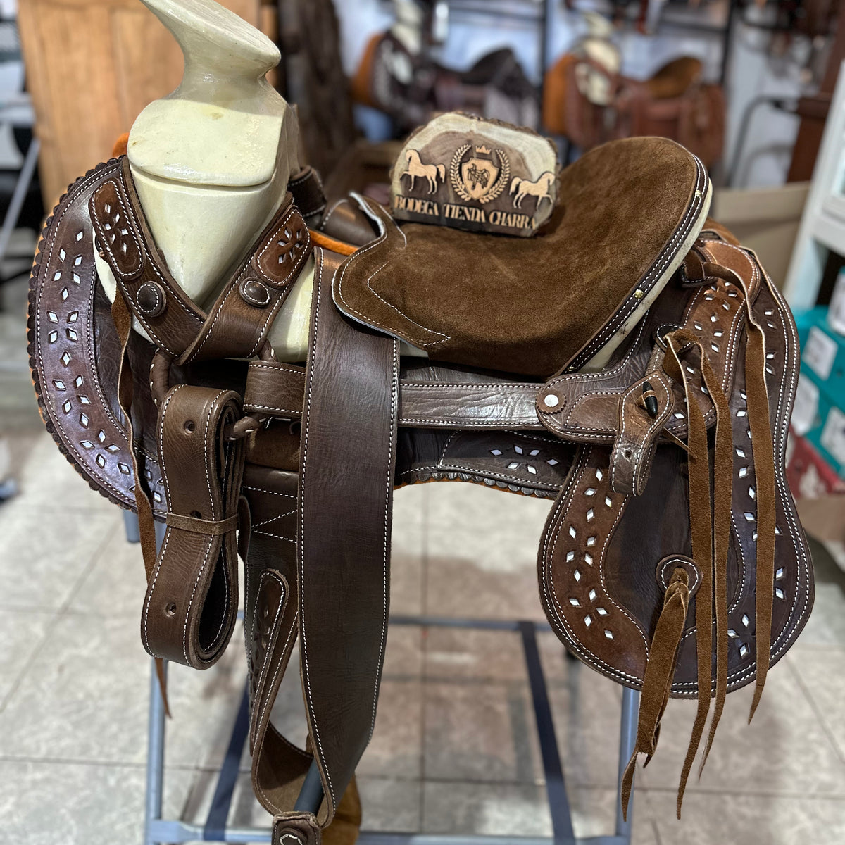 Silla charra colita de pato vaqueta4 N1 – Tiendacharra.com - Bodega ...