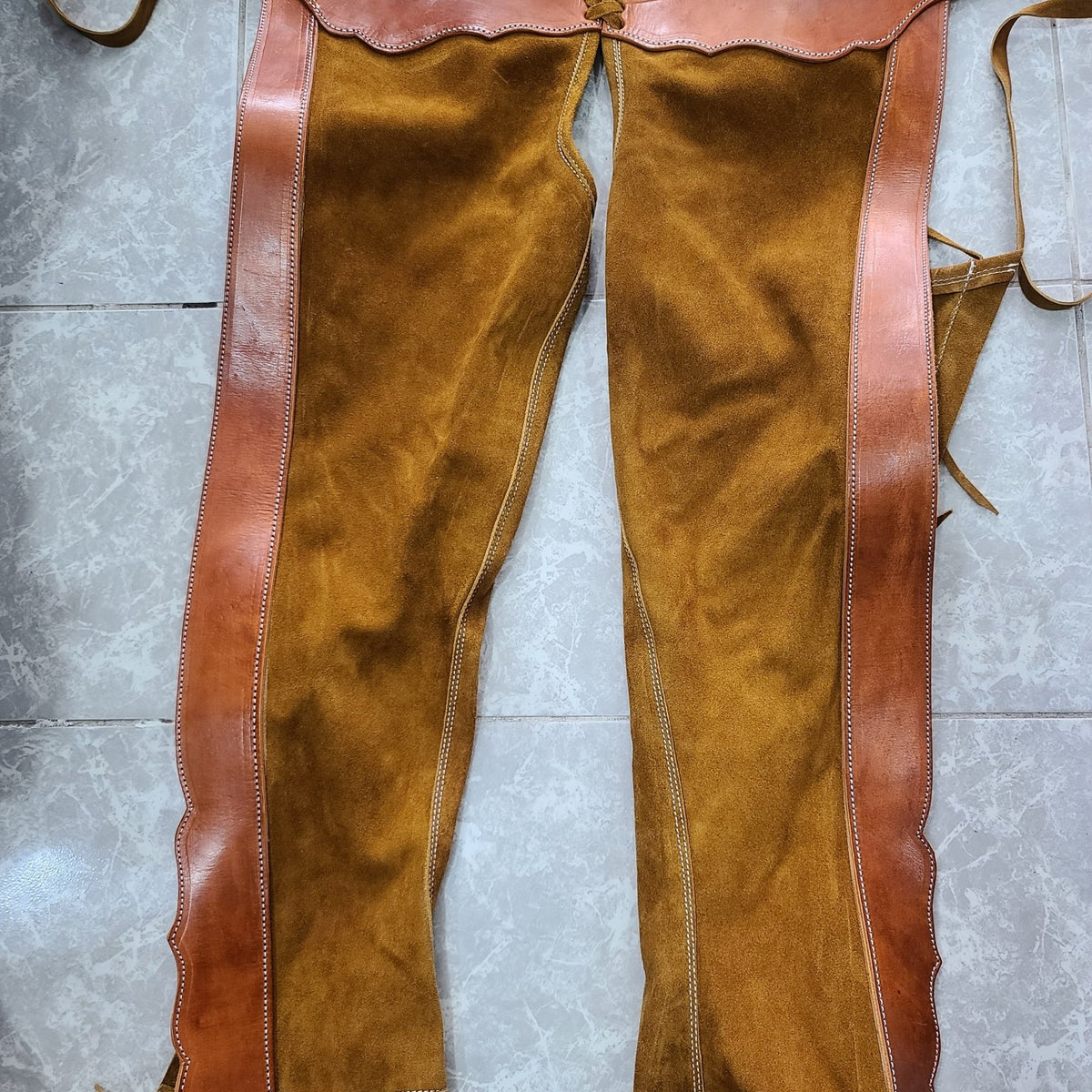 Chaparreras charras lisas (color oro camel) – Tiendacharra.com - Bodega ...