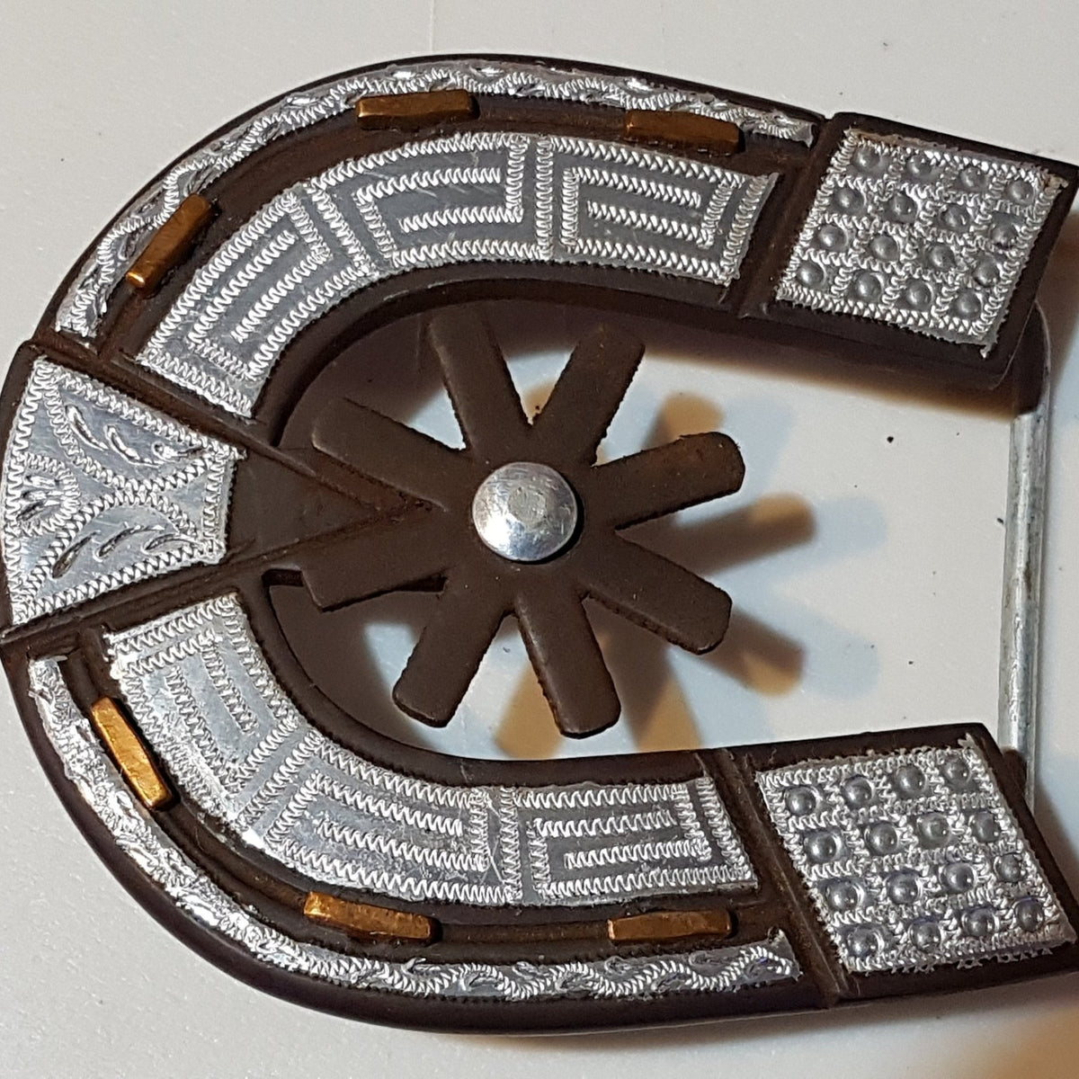 Rusty horseshoe model buckle – Tiendacharra.com - Bodega Tienda Charra