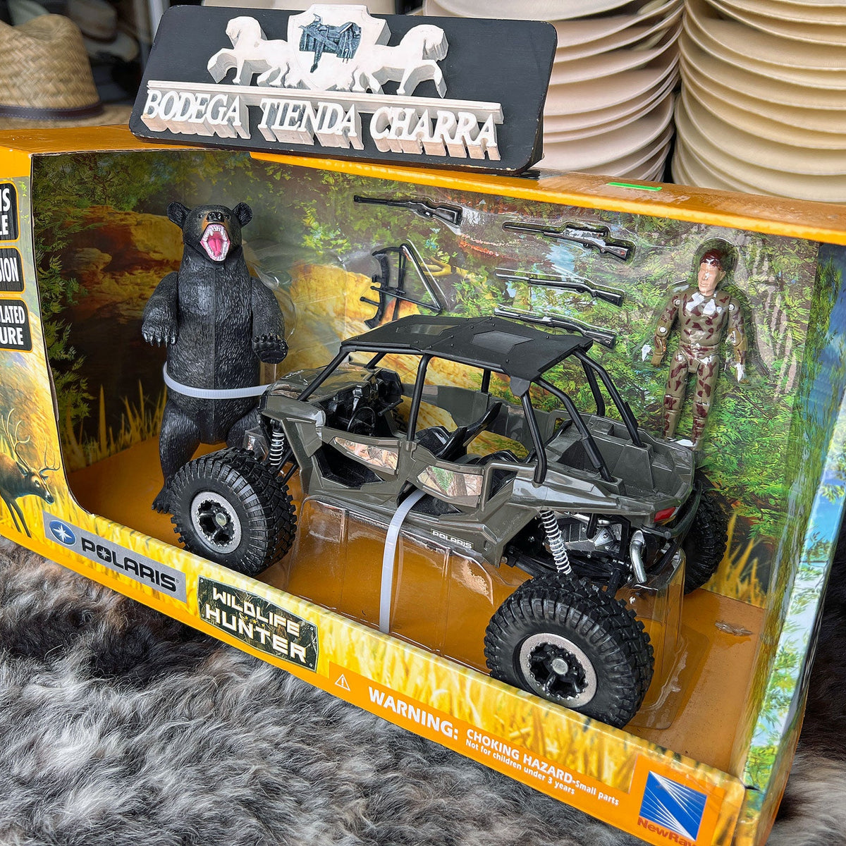 Reizer with hunter and grizzly bear – Tiendacharra.com - Bodega Tienda ...