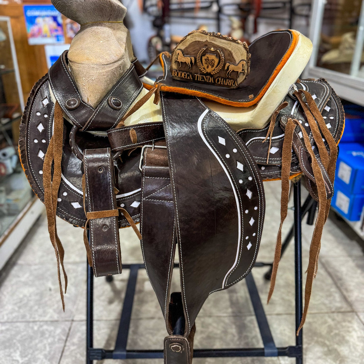 Silla Charra Cola de Pato con Arciones Guarda Sudor – Tiendacharra.com ...